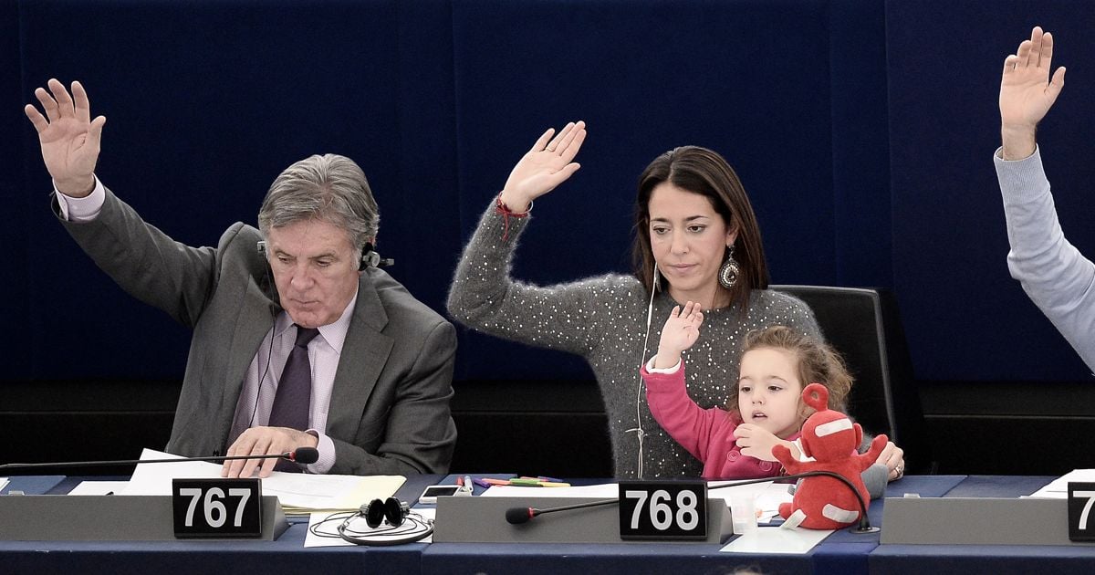The problem with the badass-working-parent meme - Macleans.ca