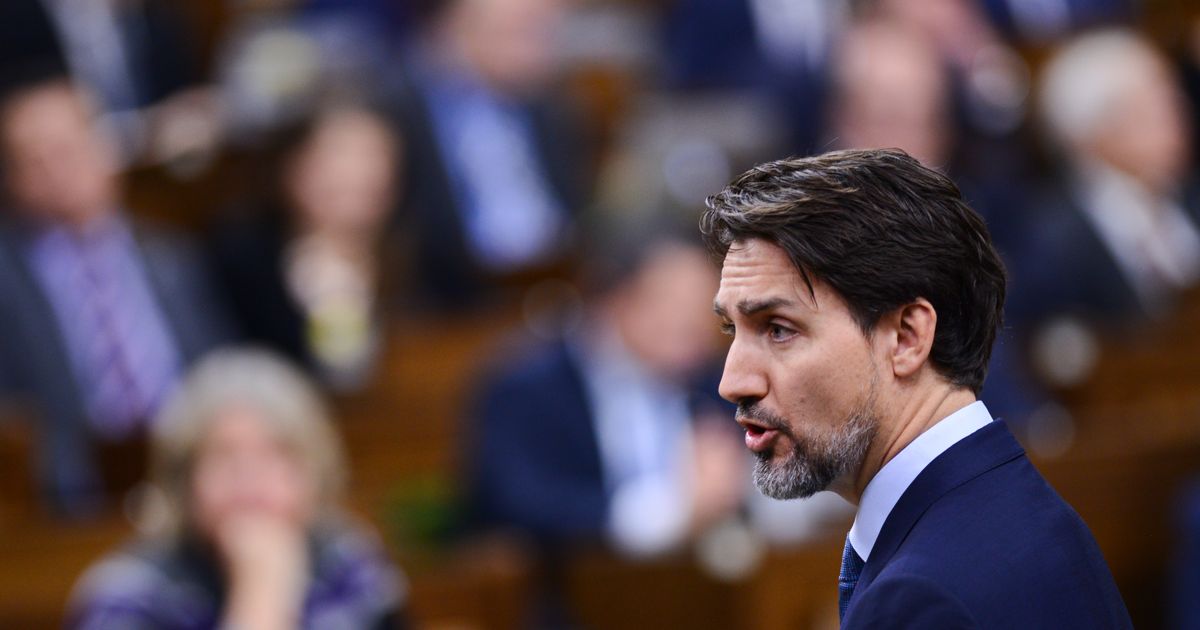 Justin Trudeau ejects a protester - Macleans.ca